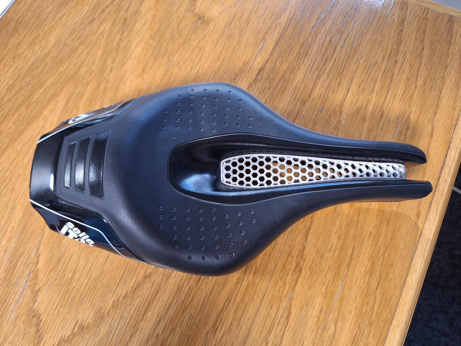 Selle Italia Iron triathlon ladies seat | Saddles | Bike Hub