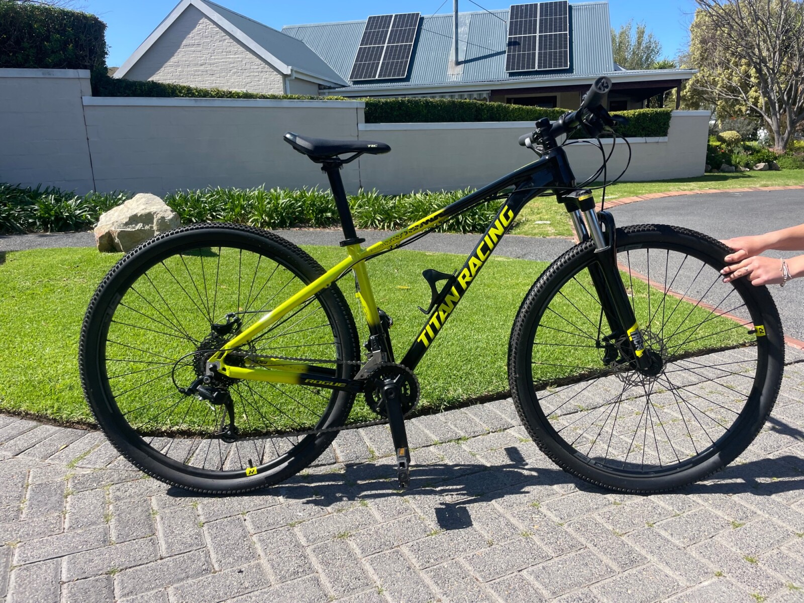 29" Titan Racing Rogue Nova | Hardtail Mountain Bikes | Bike Hub