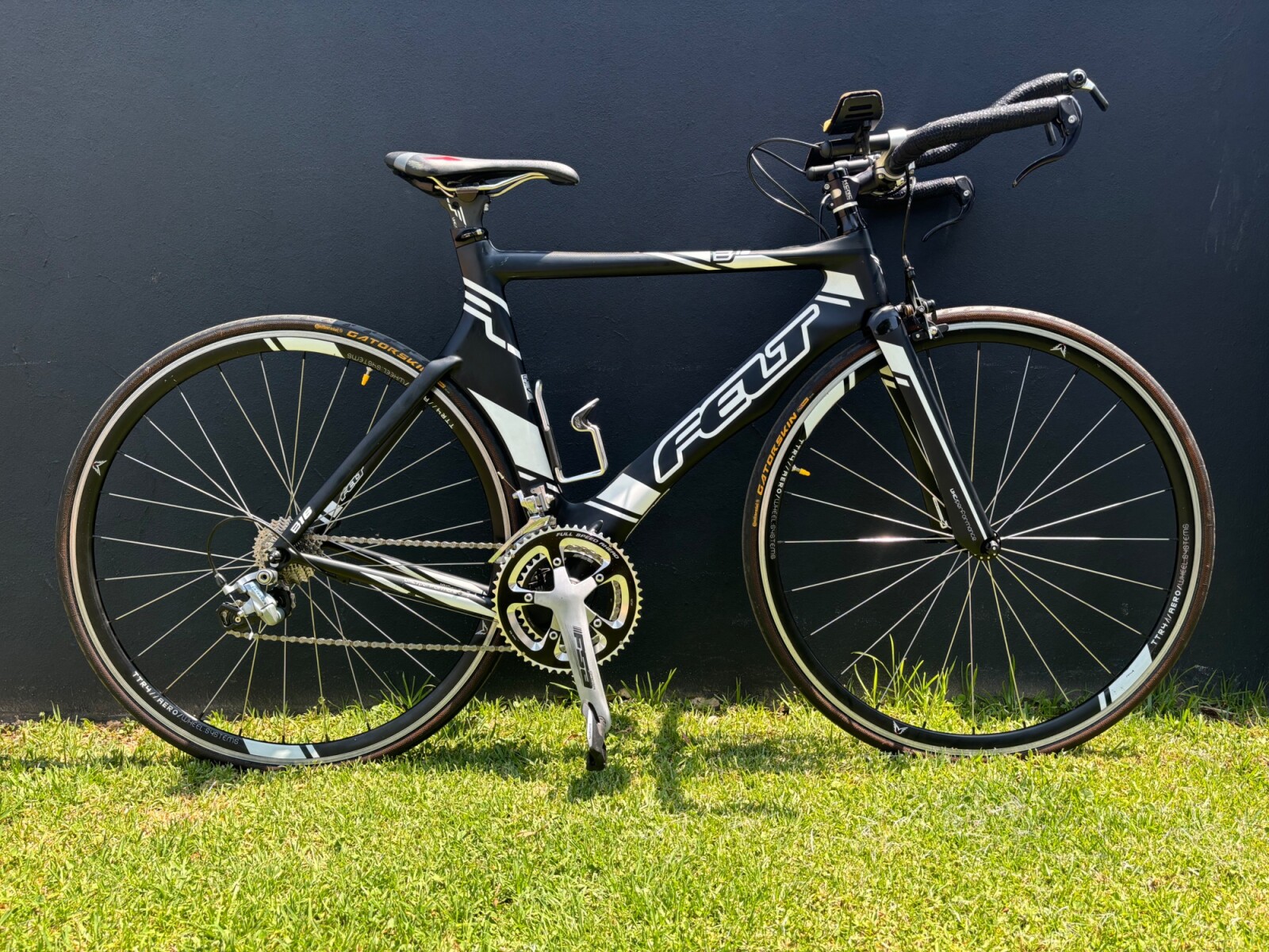 Felt B16 Time Trial bike | Triathlon & Time Trial Bikes | Bike Hub