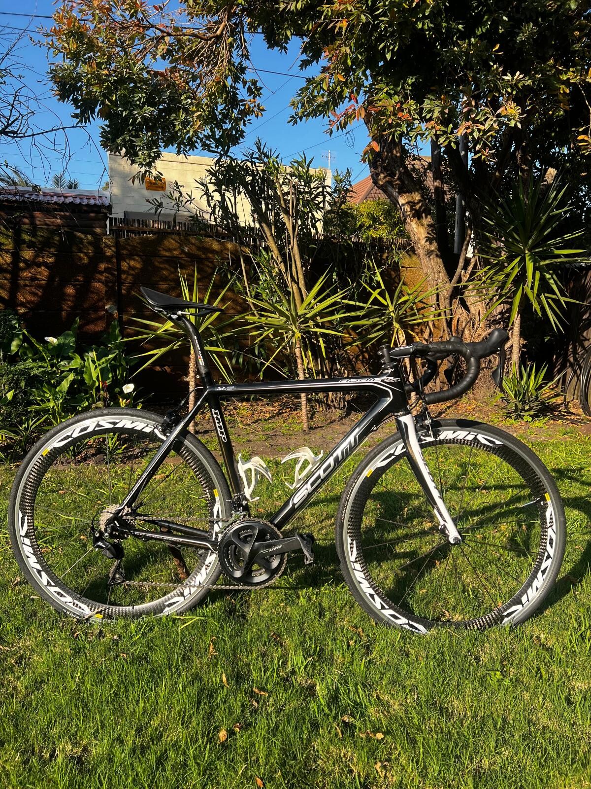 Scott Addict SL Carbon | Road Bikes | Bike Hub