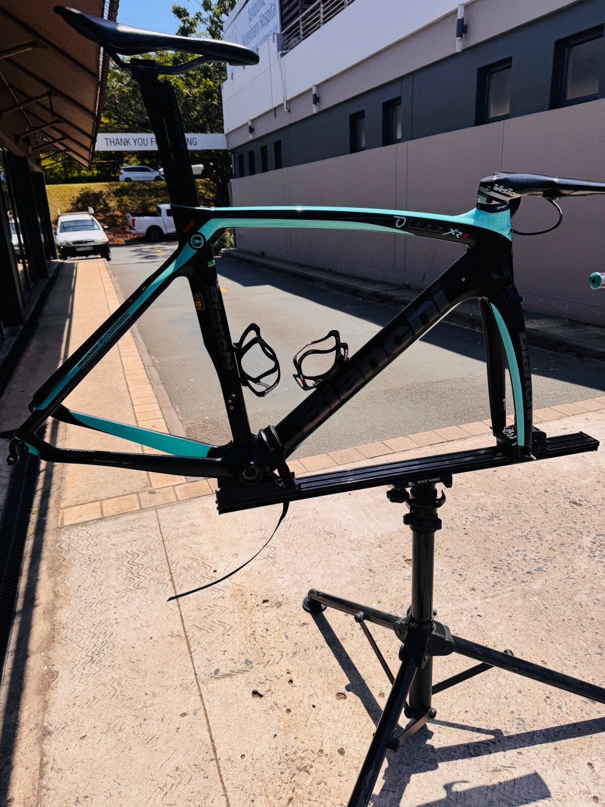 Bianchi Oltre XR4 + Vision Metron handlebar/stem | Road Bike Frames | Bike Hub