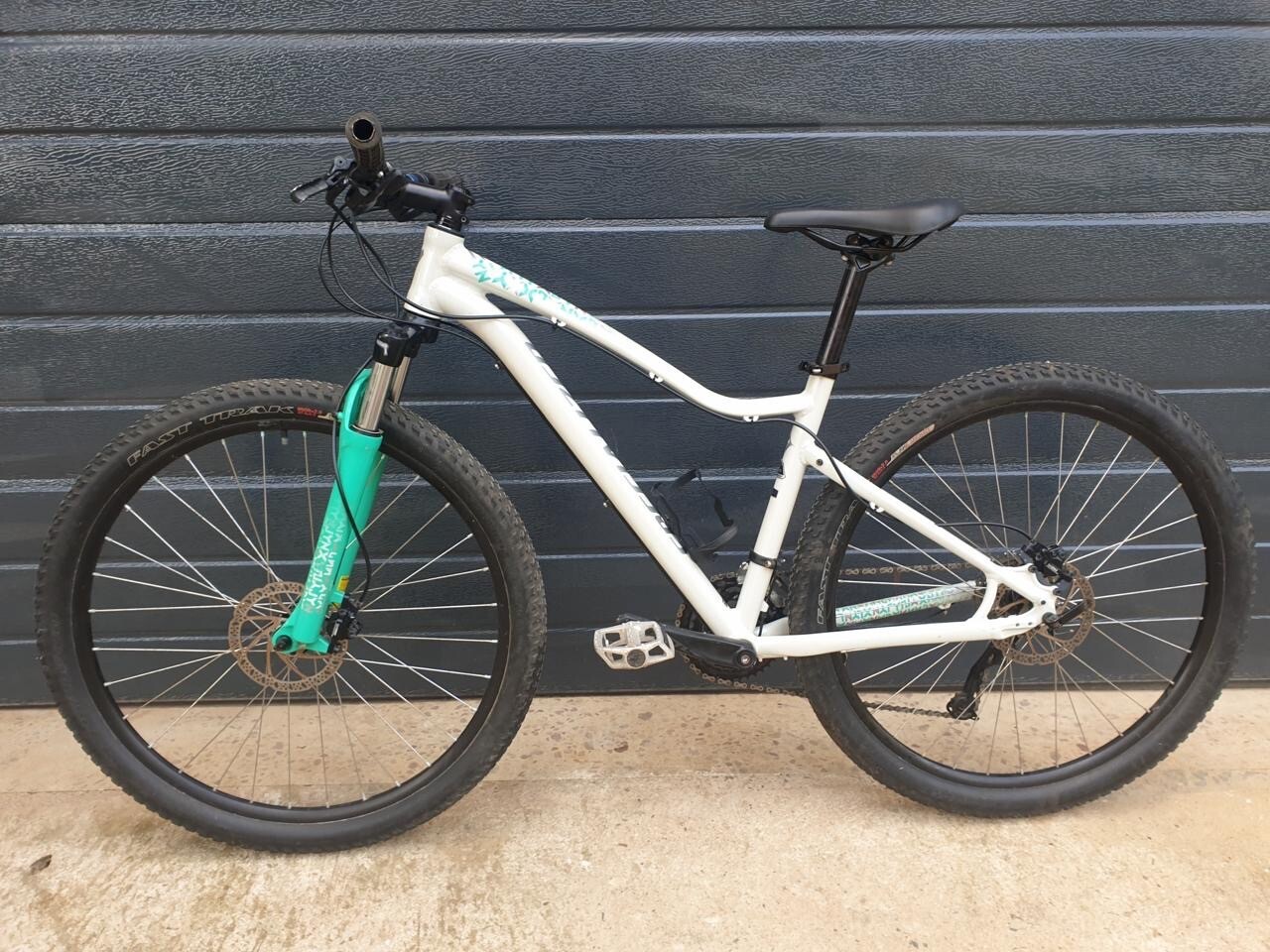Specialised Ladies bike size M | Hardtail Mountain Bikes | Bike Hub