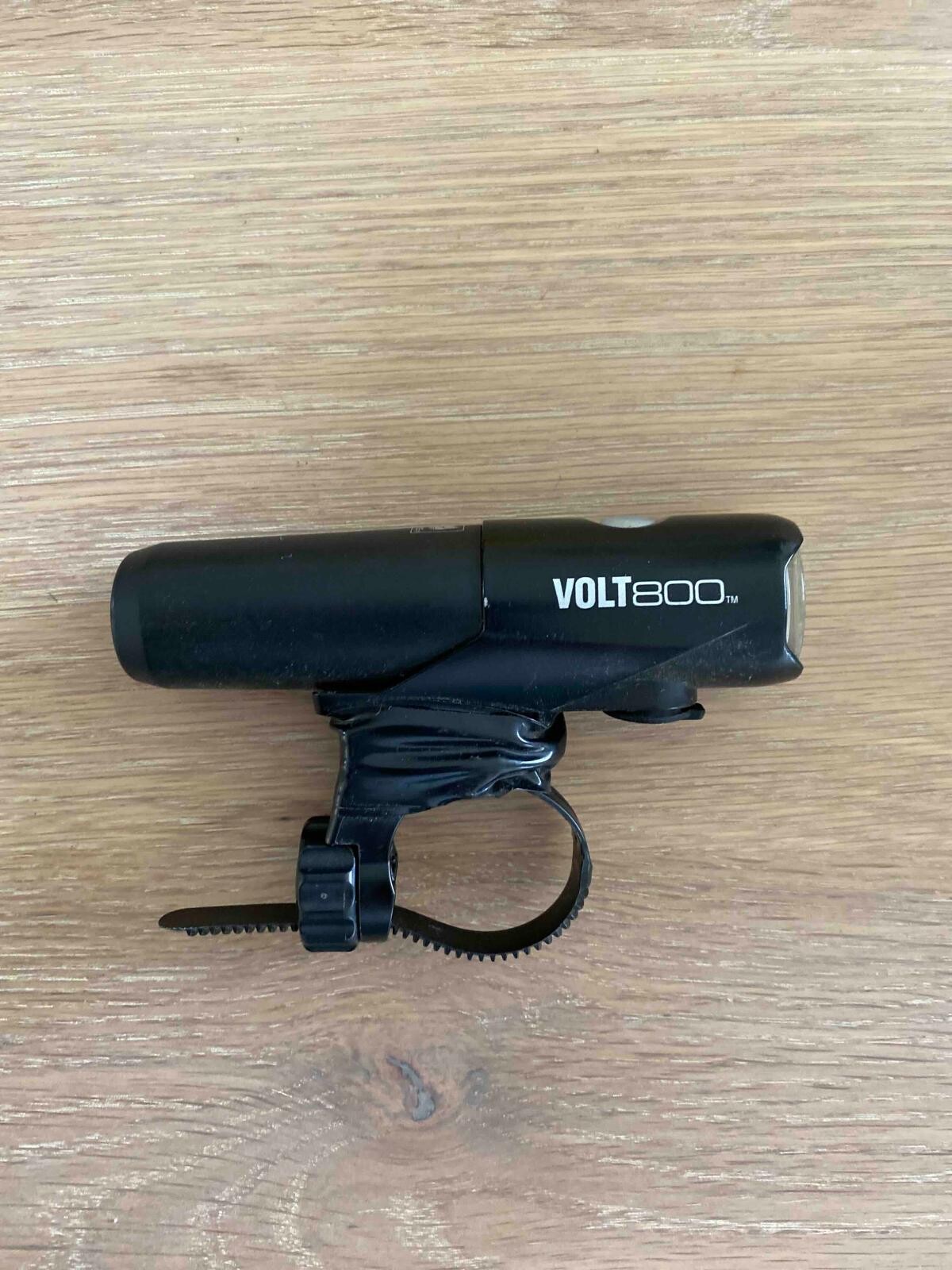 Cat Eye Volt 800 | Lights & Batteries | Bike Hub