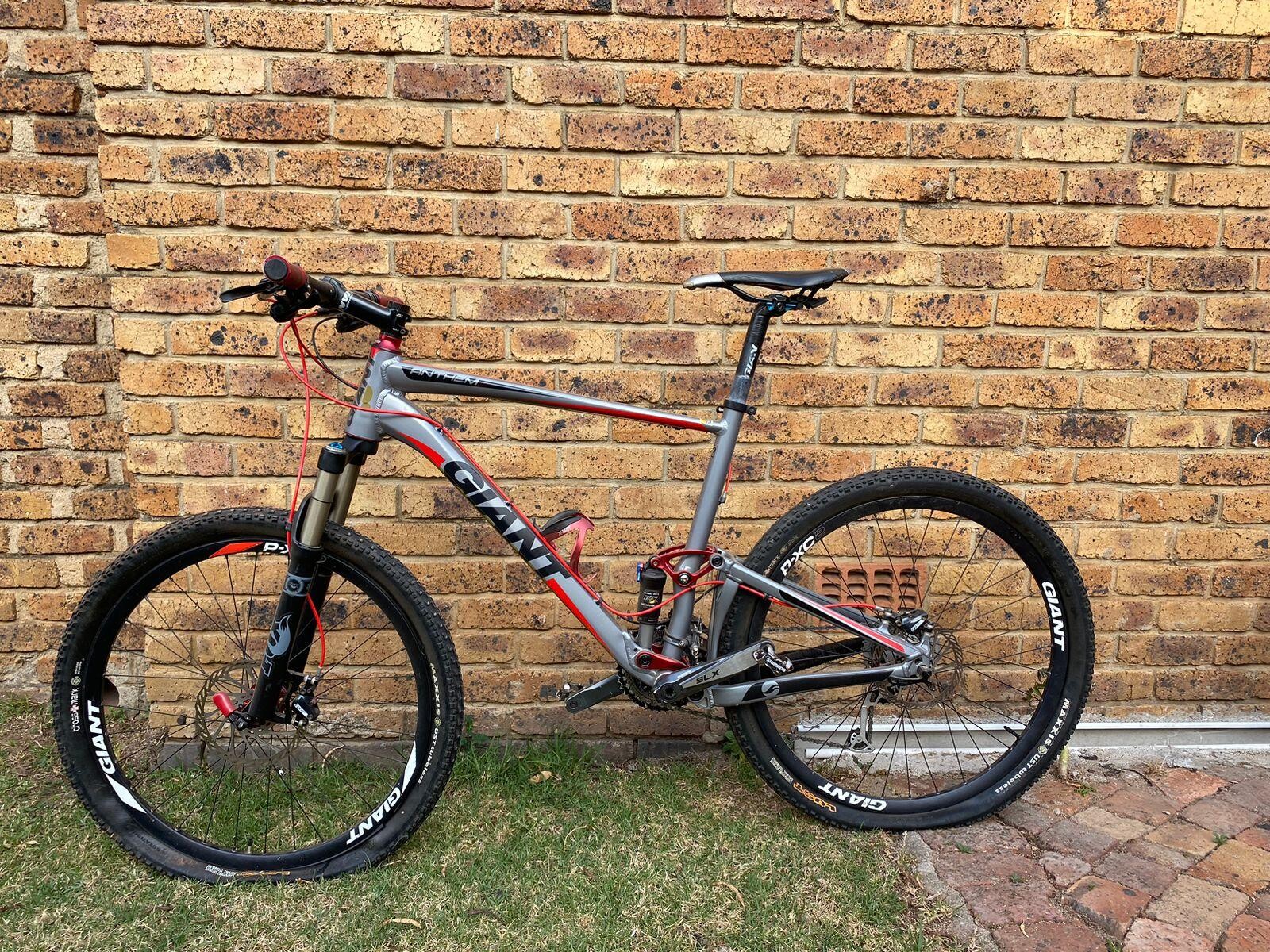 Giant Anthem 4.0 | Dual Suspension Mountain Bikes | Bike Hub