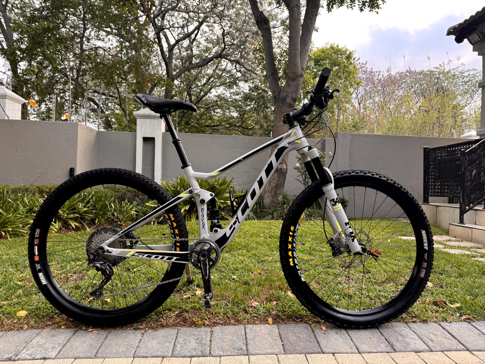 Scott Spark | Dual Suspension Mountain Bikes | Bike Hub