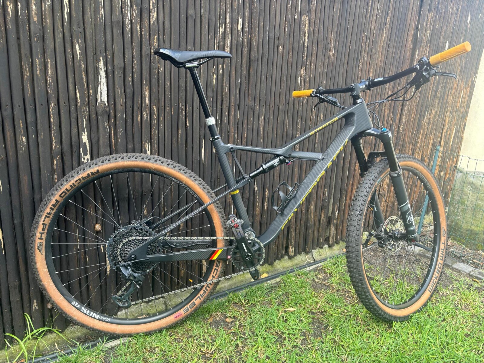 Stratos CF Pro | Dual Suspension Mountain Bikes | Bike Hub