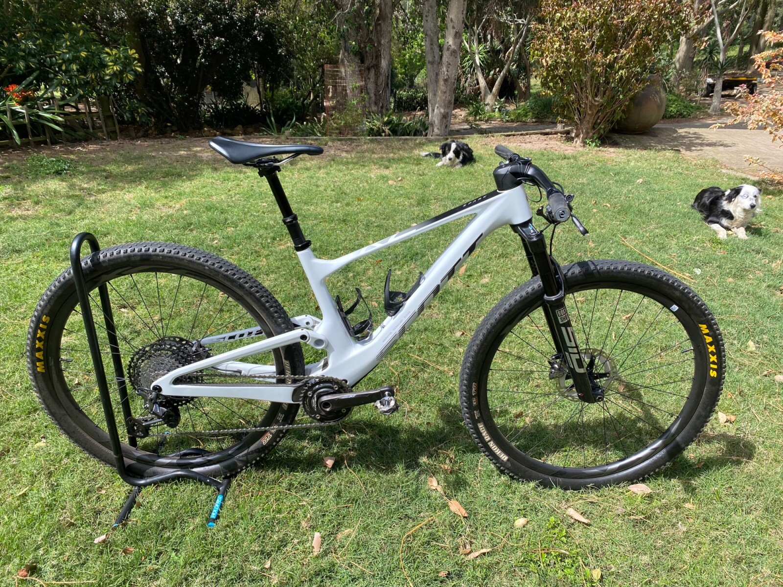 Scott Spark RC Pro | Dual Suspension Mountain Bikes | Bike Hub