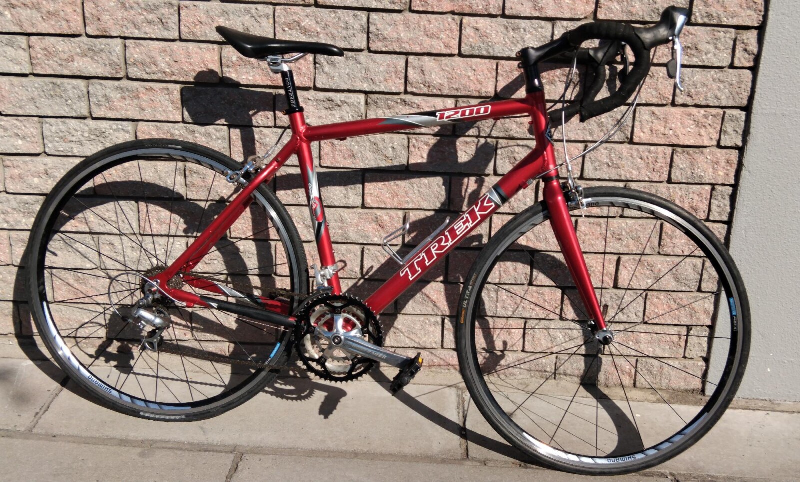 Trek 1200 Road Bike | Road Bikes | Bike Hub