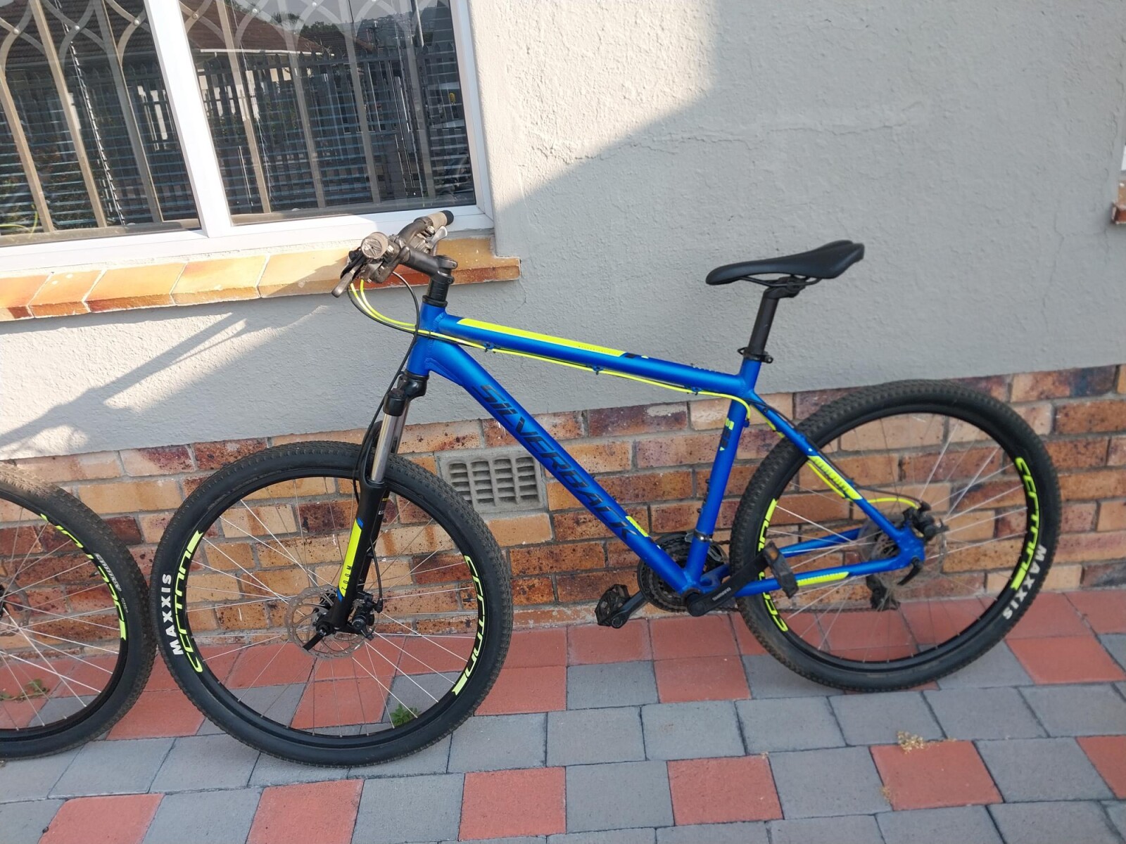 Silverback Stride 27.5 MD | Hardtail Mountain Bikes | Bike Hub