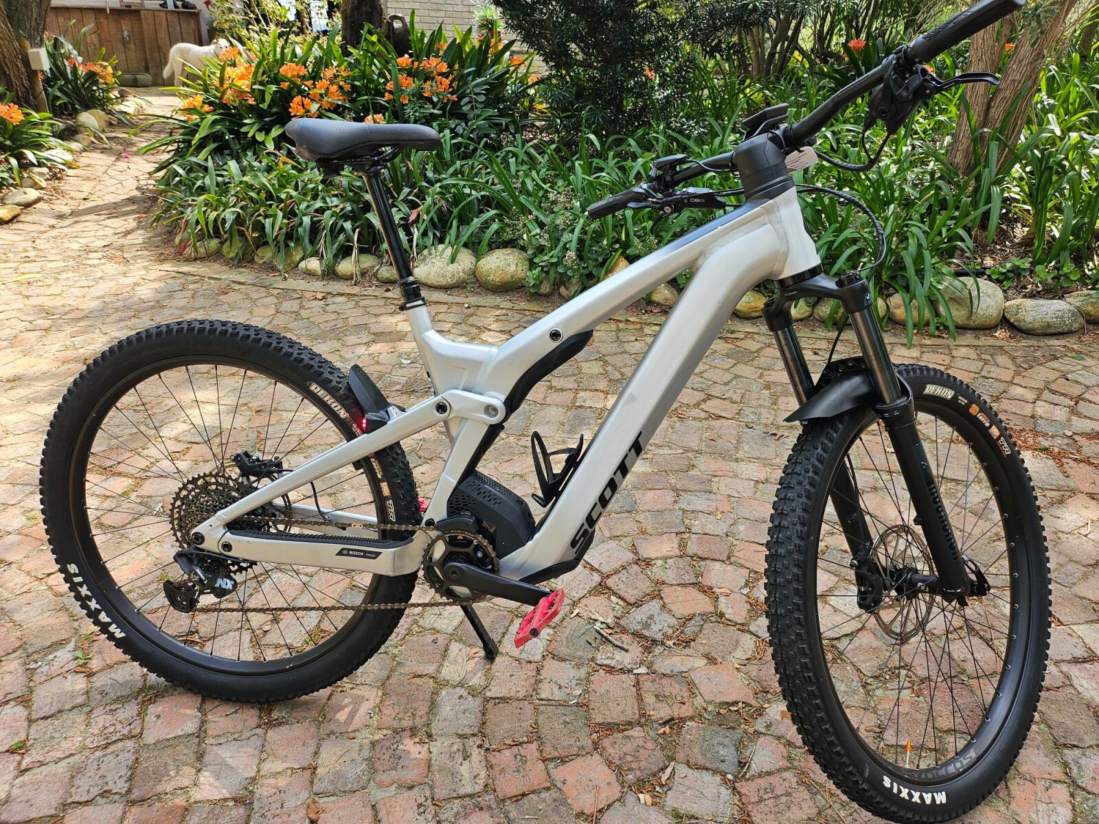 Scott Strike Eride 920 EVO | Dual Suspension Mountain E-Bikes | Bike Hub