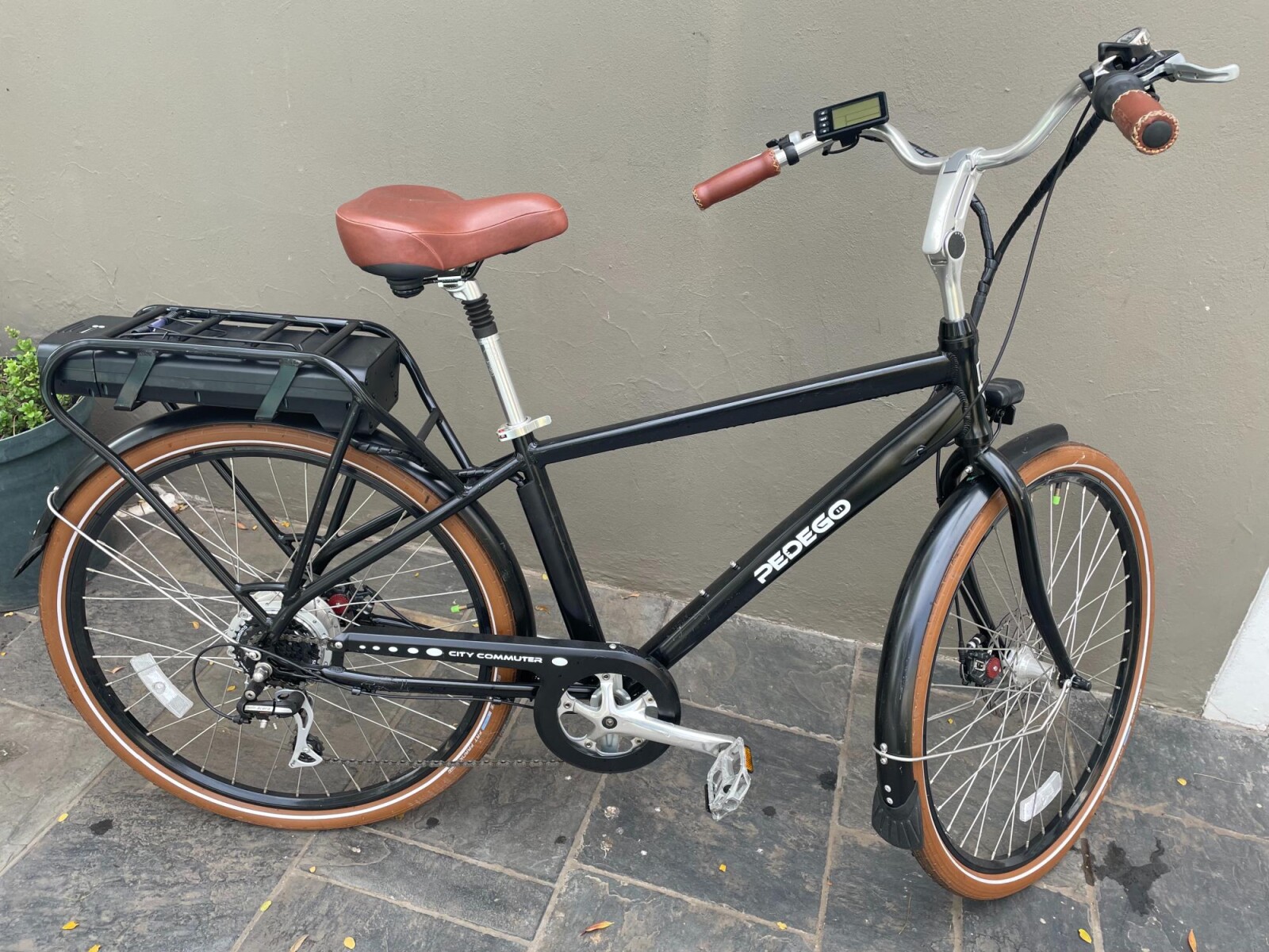WONDERFUL COMMUTER CITY BIKE 28 inch size | Commuter E-Bikes | Bike Hub