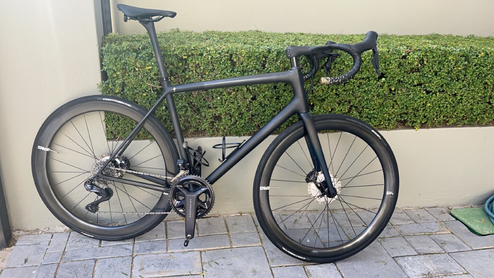 Specalised Athos | Road Bikes | Bike Hub