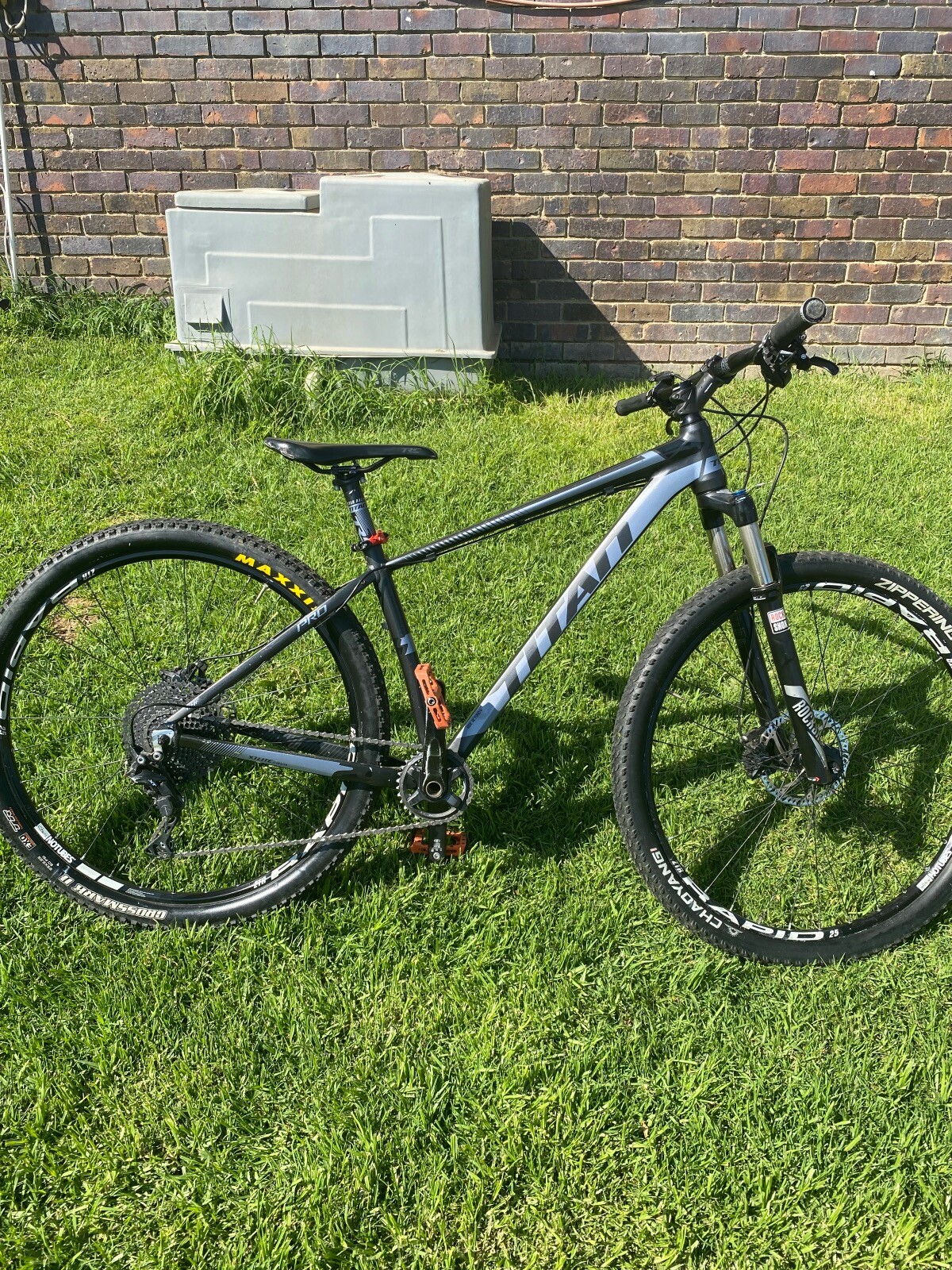 Titan pro and shocks pump | Hardtail Mountain Bikes | Bike Hub