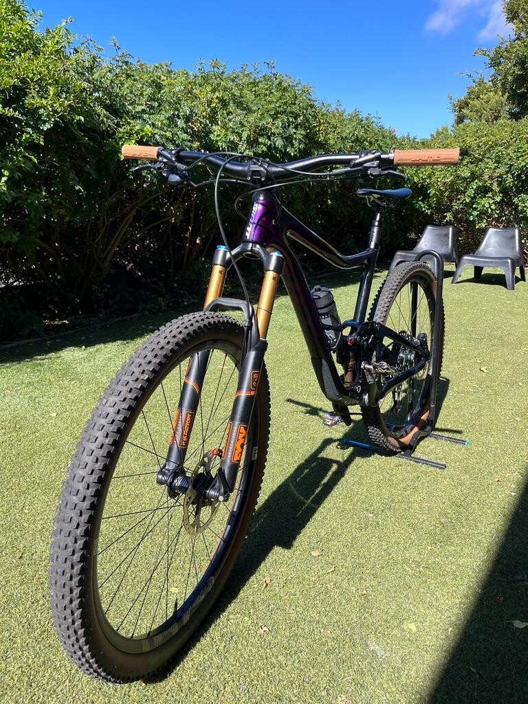 Full Carbon Giant Trance 2022 XL | Dual Suspension Mountain Bikes ...