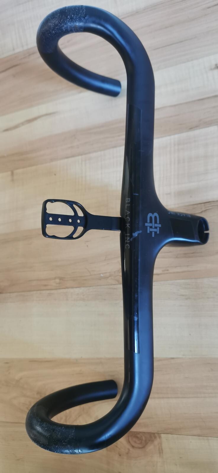 Black Inc integrated carbon aero handlesbars | Handlebars | Bike Hub