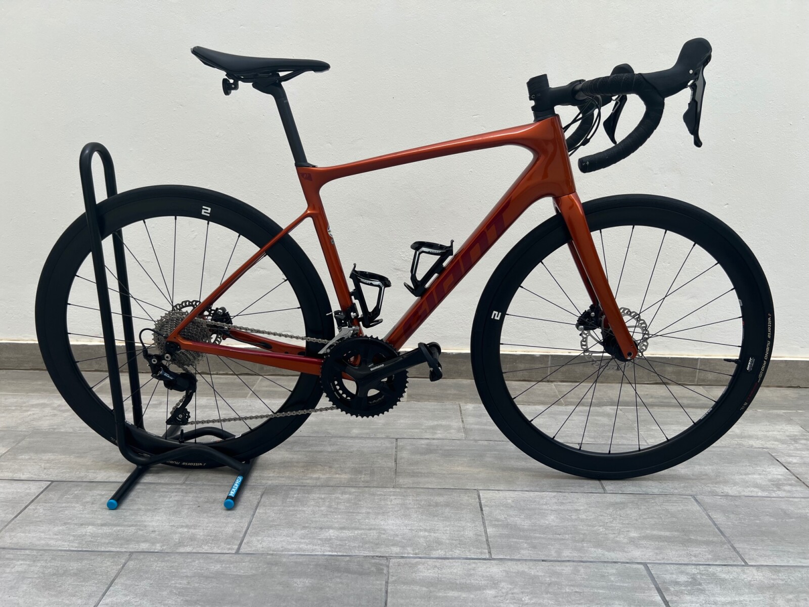 Giant Defy with SLR2 Carbon Wheels - PRICE DROP | Road Bikes | Bike Hub