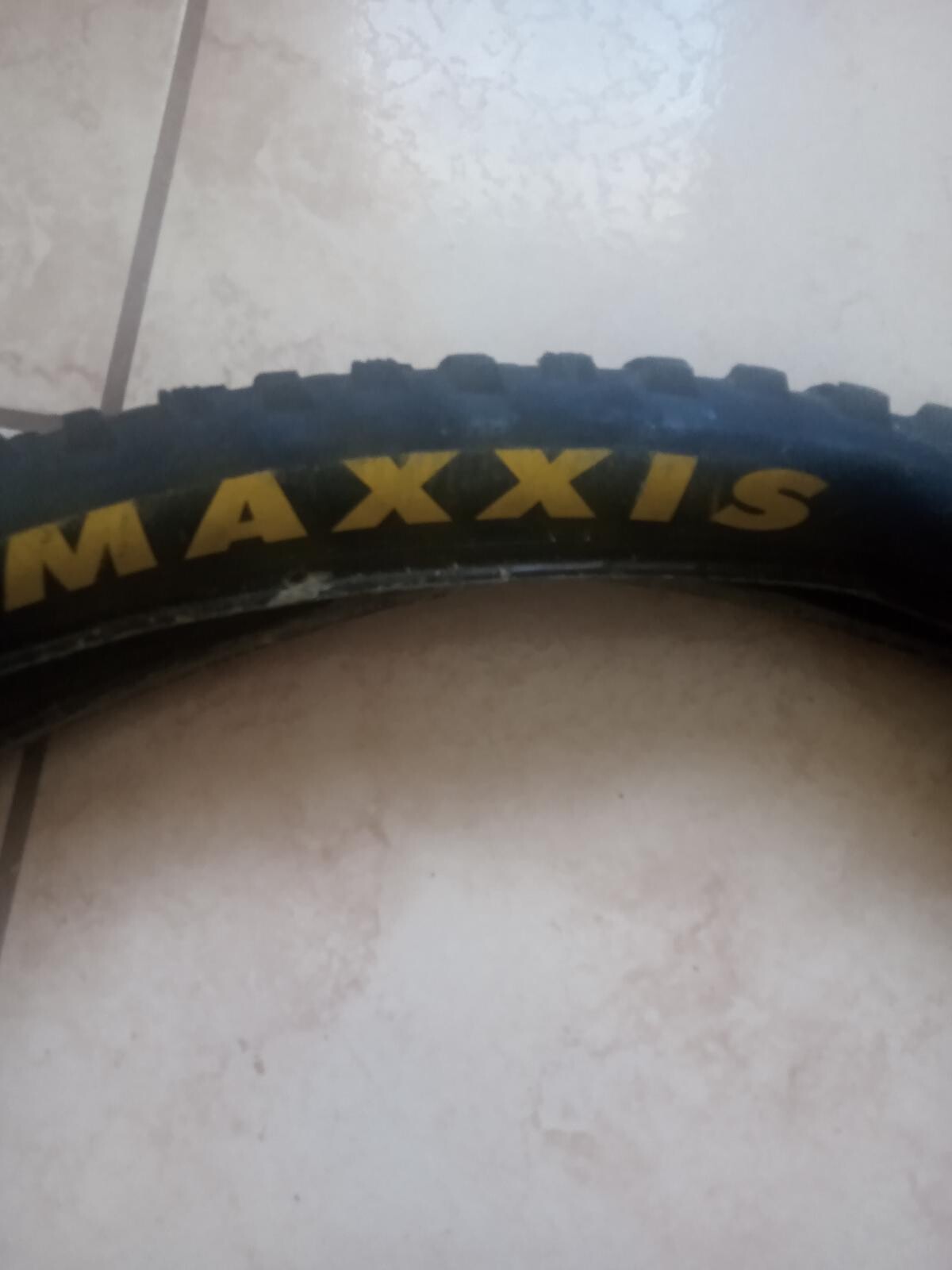 Maxxis 29er 29/2,35 Tubeless R150 | Mountain Bike Tyres | Bike Hub