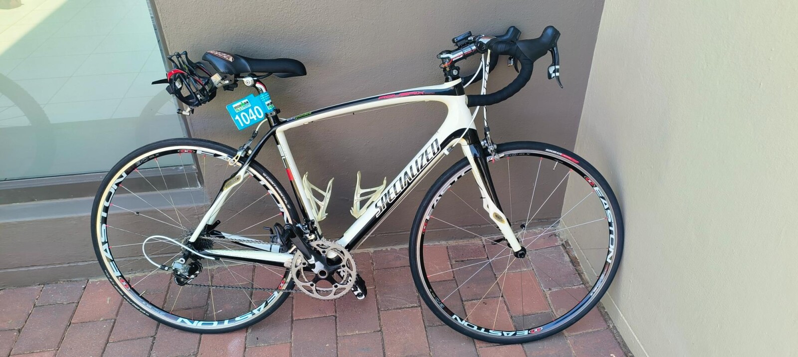 Specialized Roubaix Comp SL2 | Road Bikes | Bike Hub