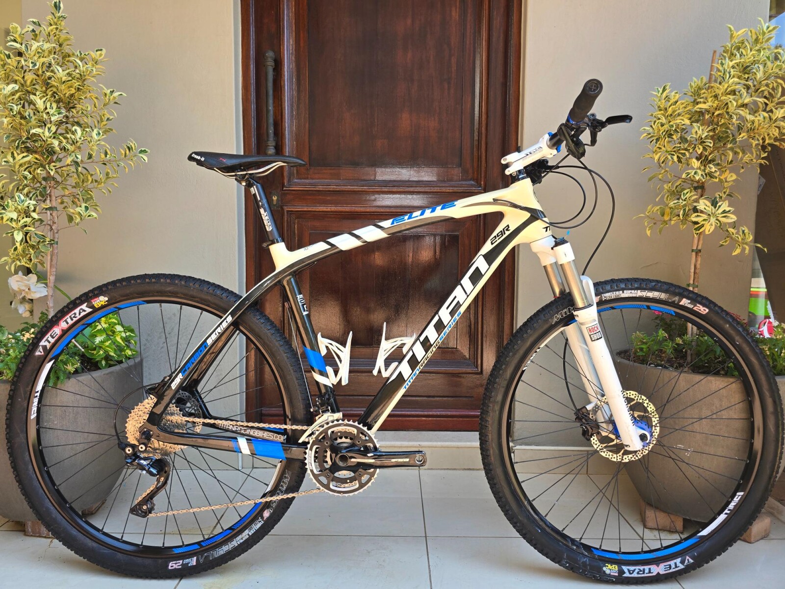 TITAN ELITE (L) **Carbon-XT-Rockshox** | Hardtail Mountain Bikes | Bike Hub