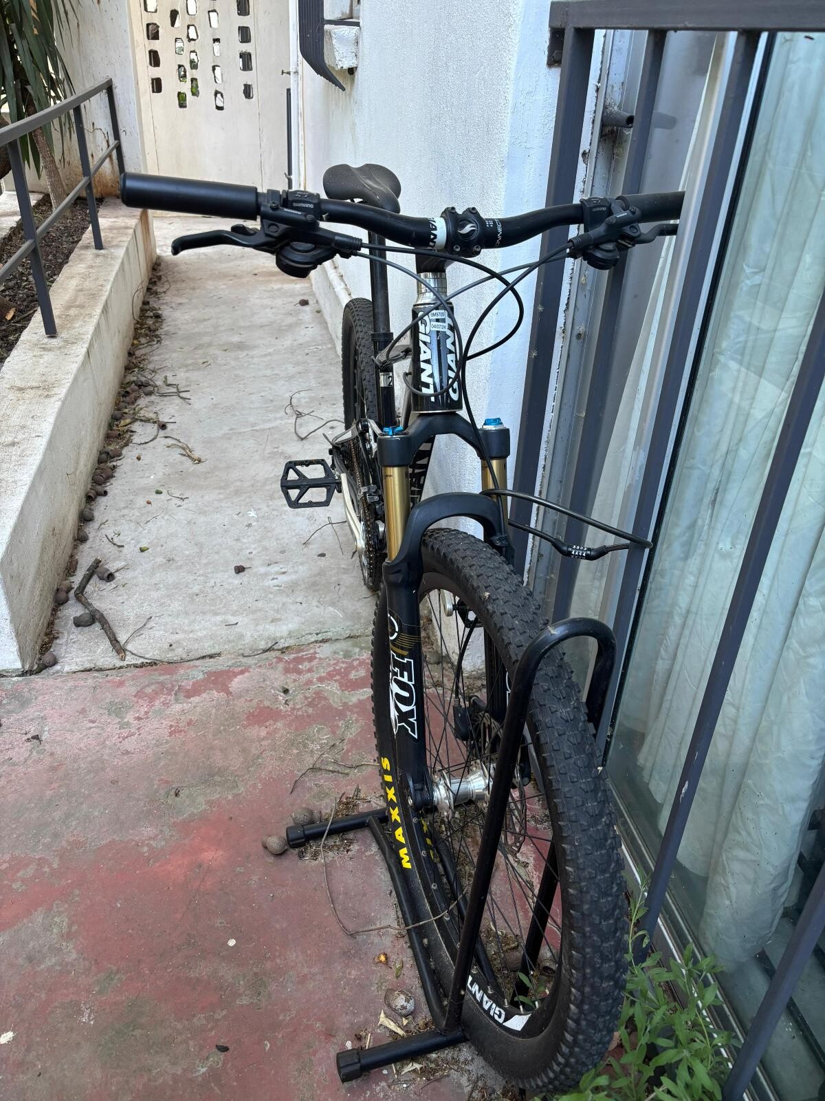 Giant Anthem 4.0 | Dual Suspension Mountain Bikes | Bike Hub