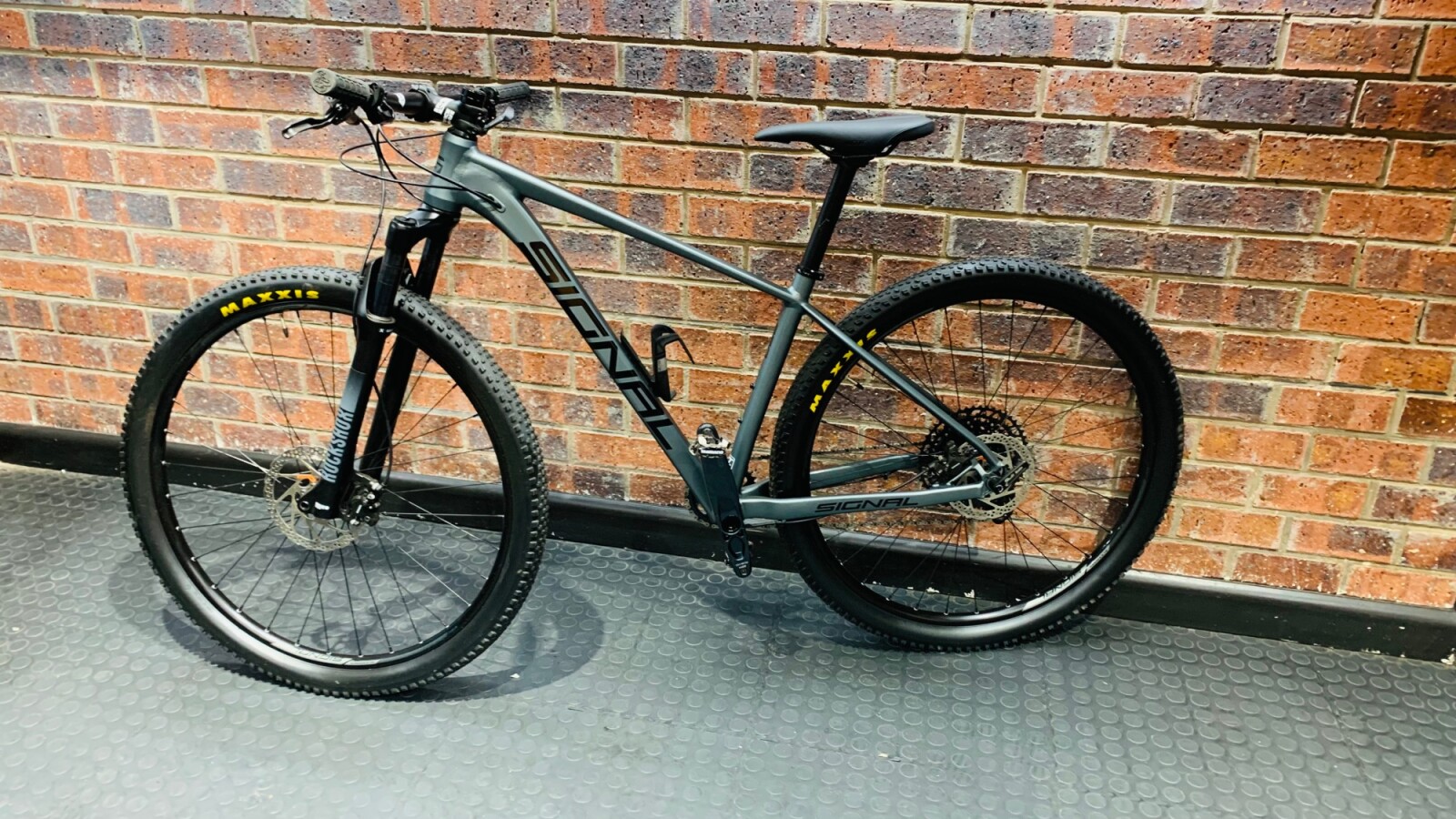 Signal Pro 29er | Hardtail Mountain Bikes | Bike Hub