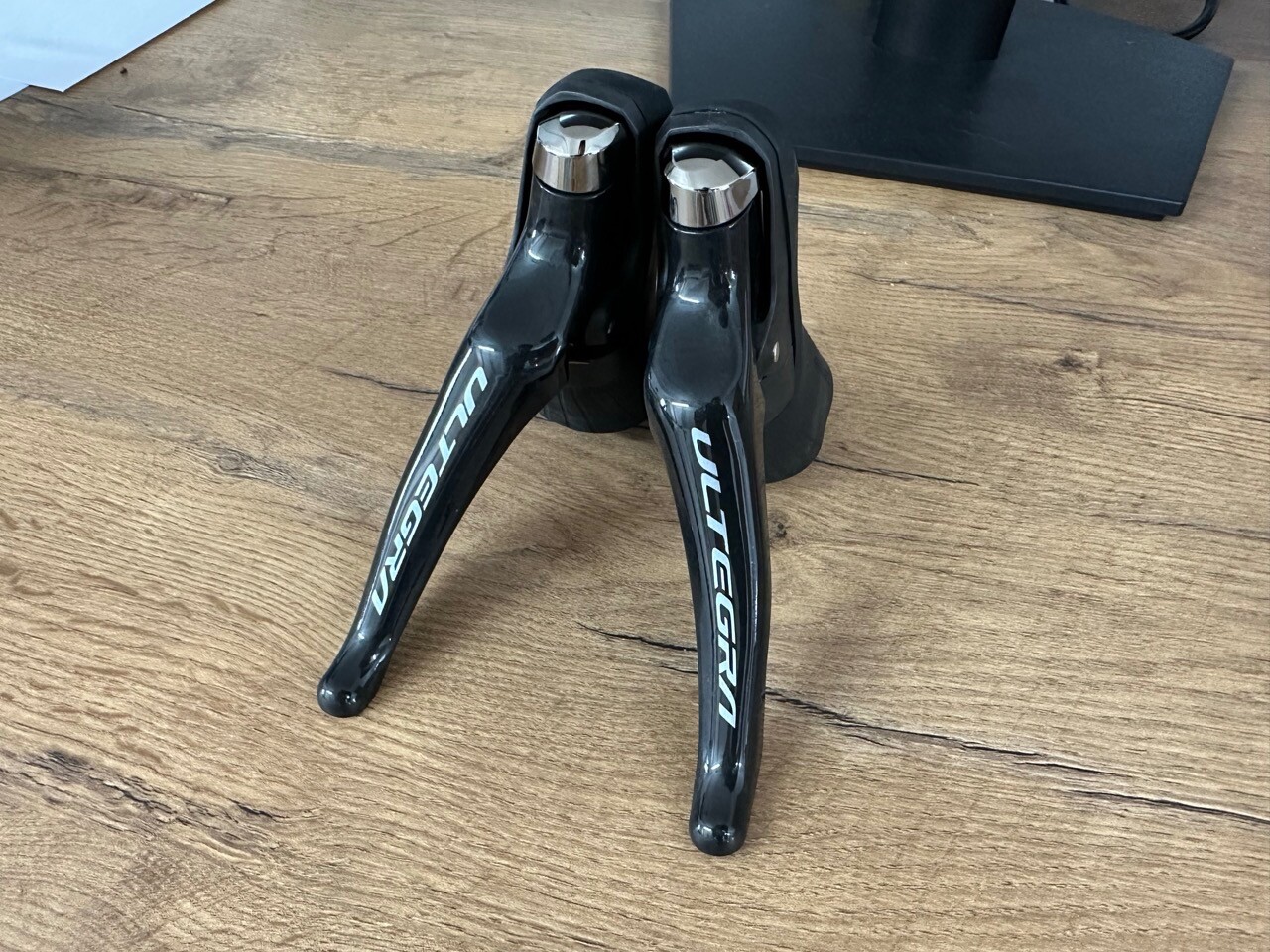 Shimano Ultegra ST-R8000 shifters | Shifters | Bike Hub