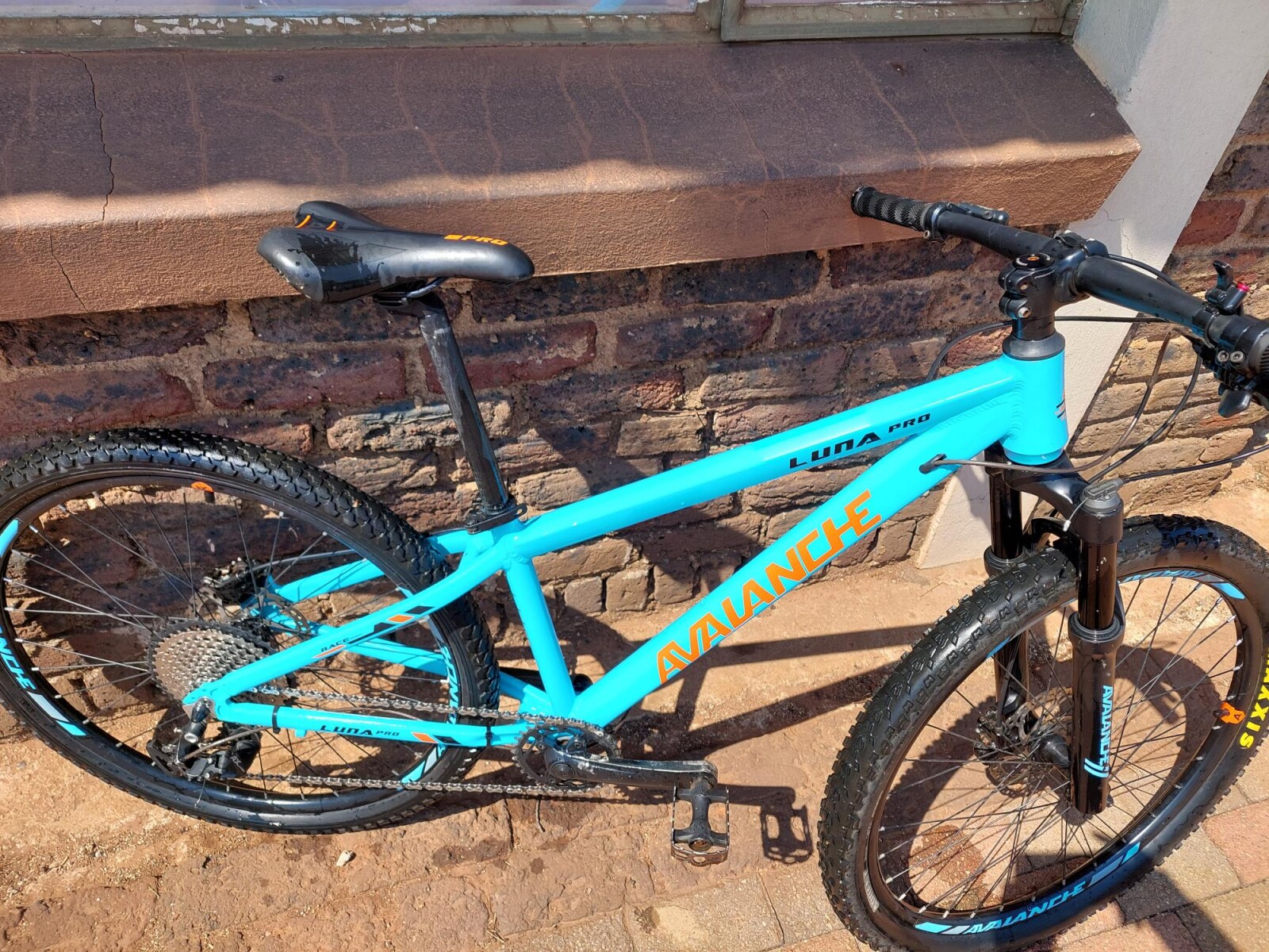 Avalanche Luna Pro | Hardtail Mountain Bikes | Bike Hub