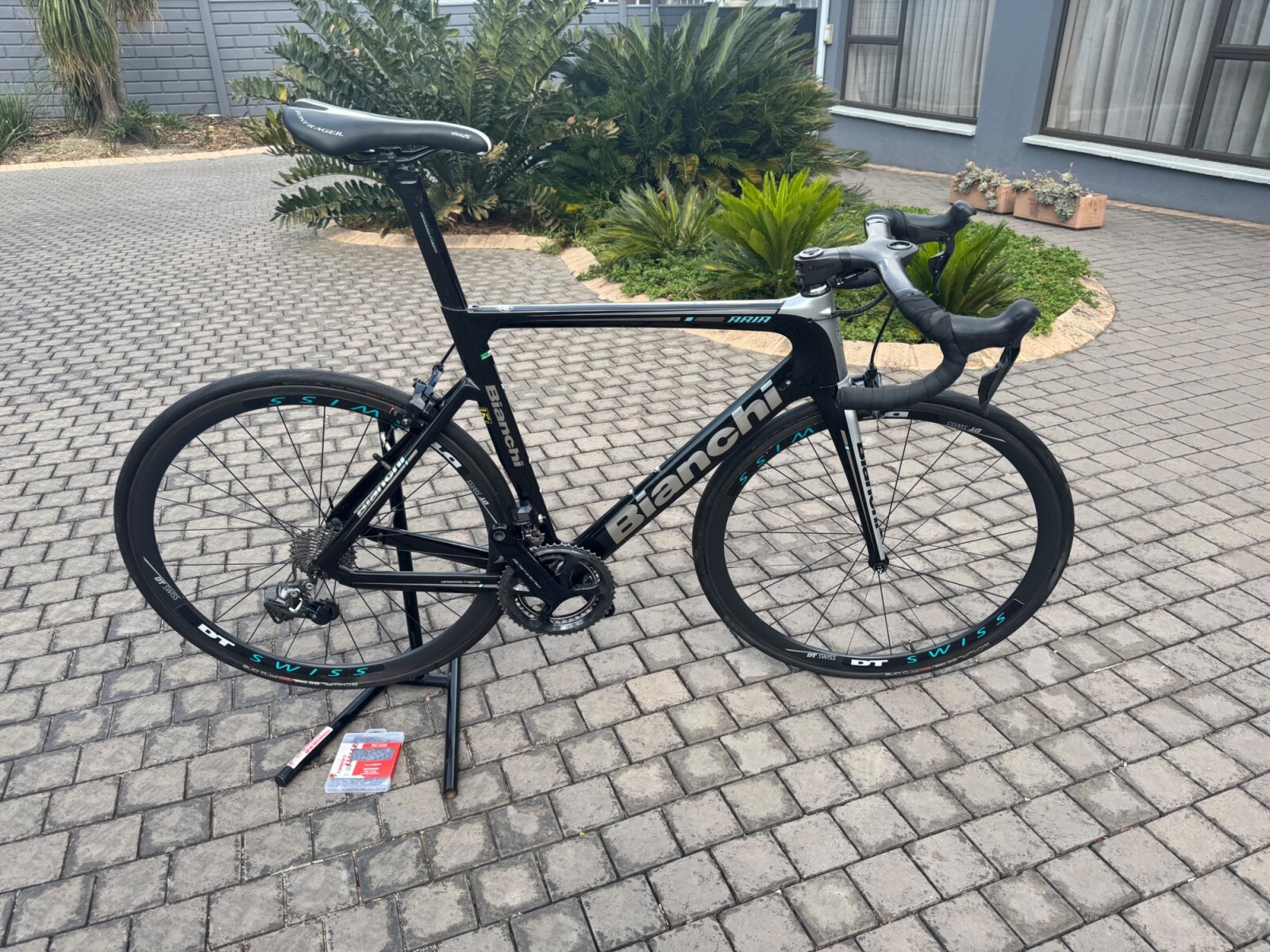 Bianchi Aria Di2 Dura-Ace | Road Bikes | Bike Hub