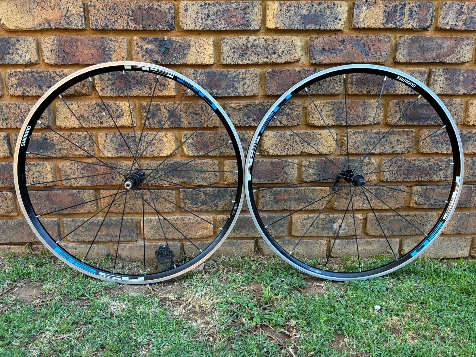 Shimano R520 Wheelset | Road Bike Wheels | Bike Hub
