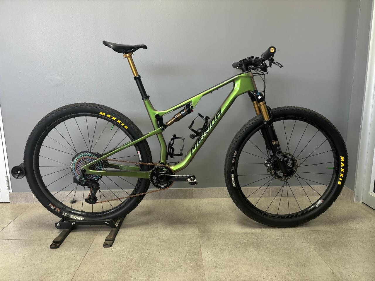 Merida 96-RC10K | Dual Suspension Mountain Bikes | Bike Hub