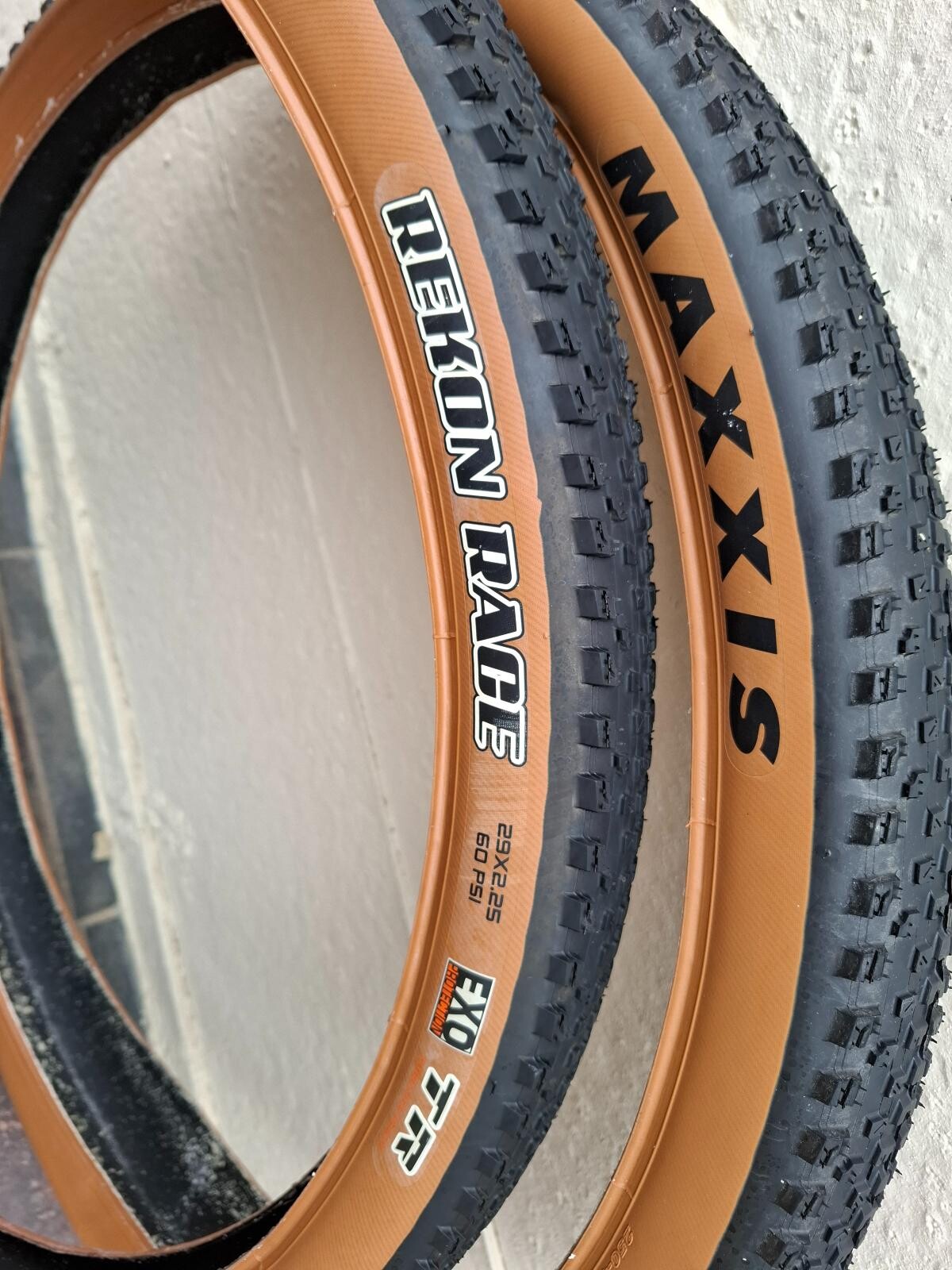 Maxis recon race dark skin wall | Mountain Bike Tyres | Bike Hub