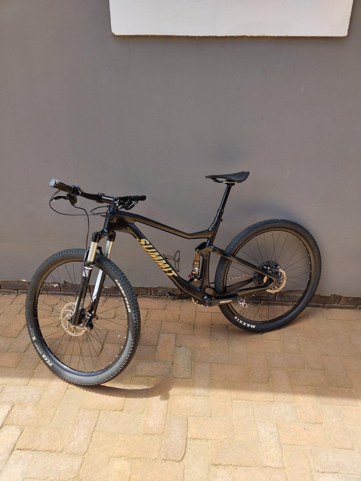 Summit Fullsuspension | Dual Suspension Mountain Bikes | Bike Hub