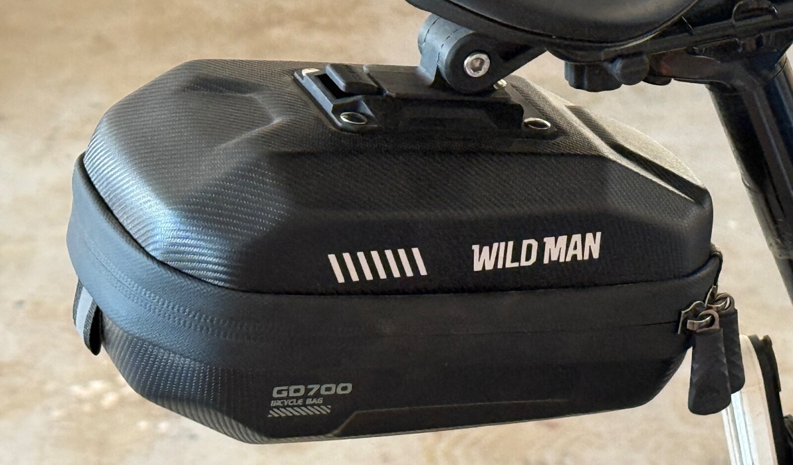 Sadle bag (hard case) | Saddle Bags & On-bike Storage | Bike Hub