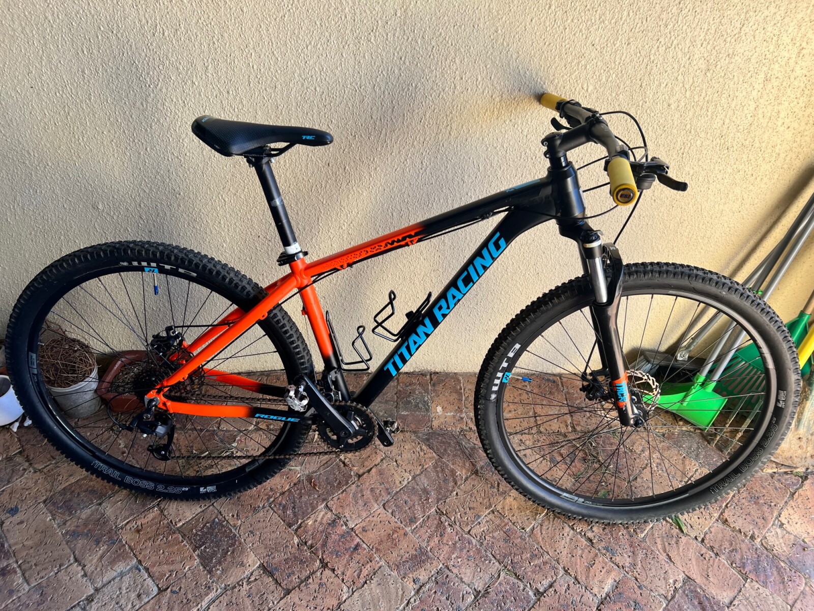 Titan Rogue Nova 29er MTB | Hardtail Mountain Bikes | Bike Hub