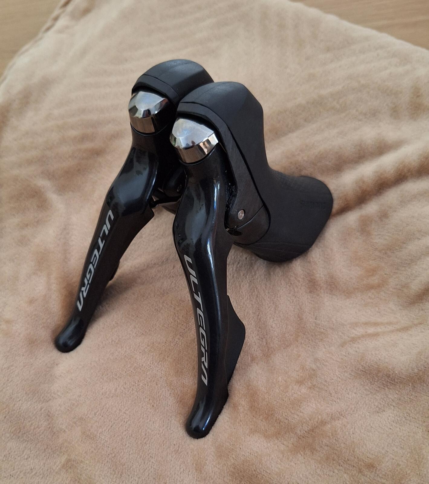 Ultegra R8000 shifters | Shifters | Bike Hub