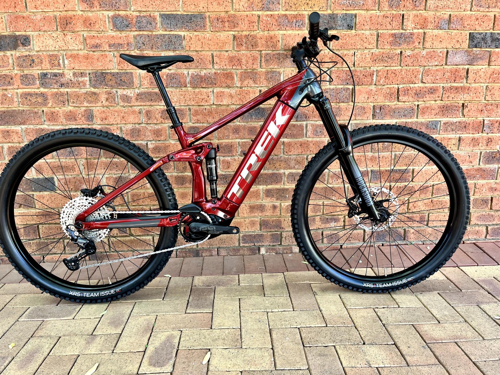 TREK RAIL 5 GEN 2 MED | Dual Suspension Mountain E-Bikes | Bike Hub