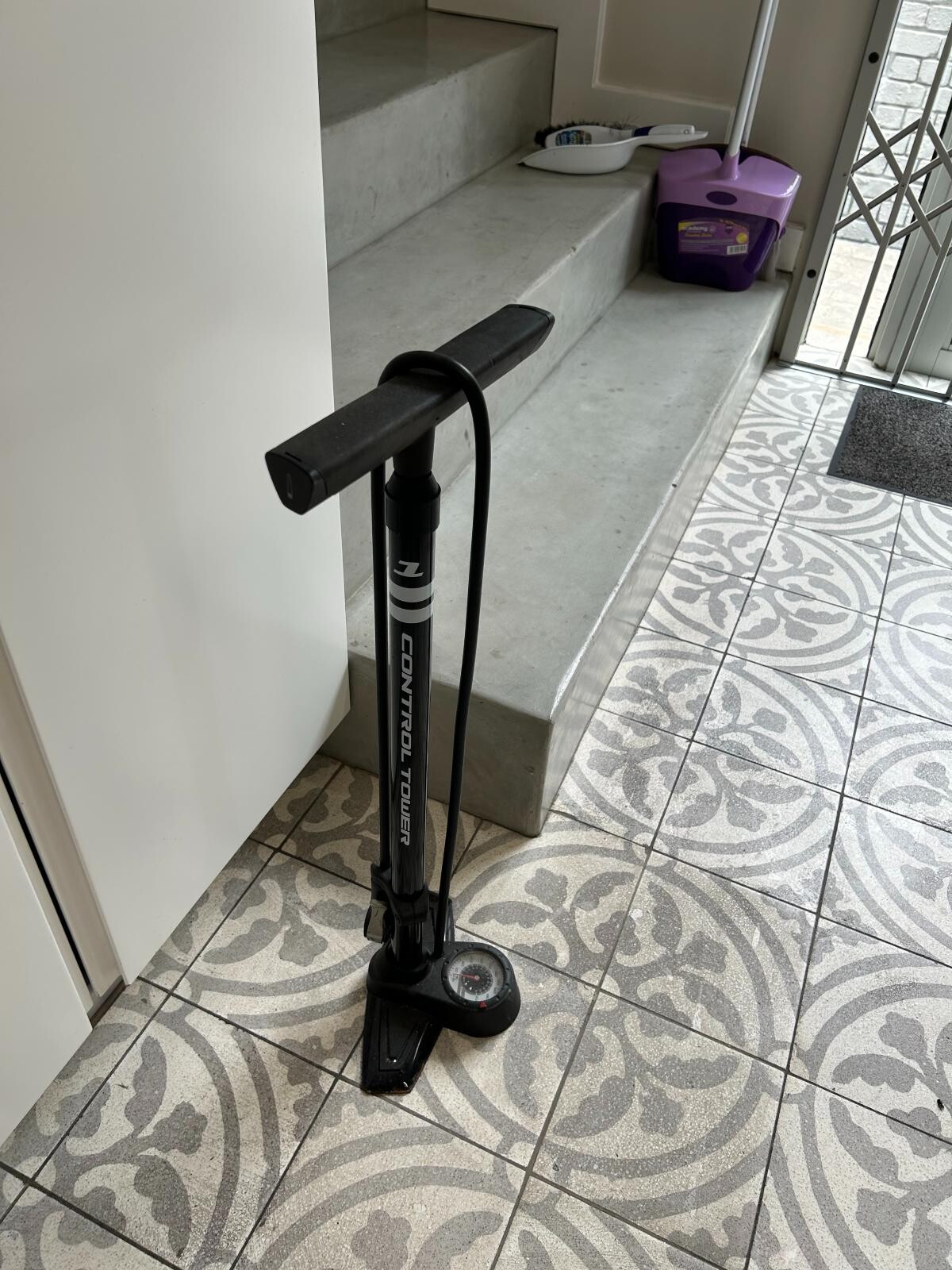 Giant Control Tower 1 | Pumps | Bike Hub