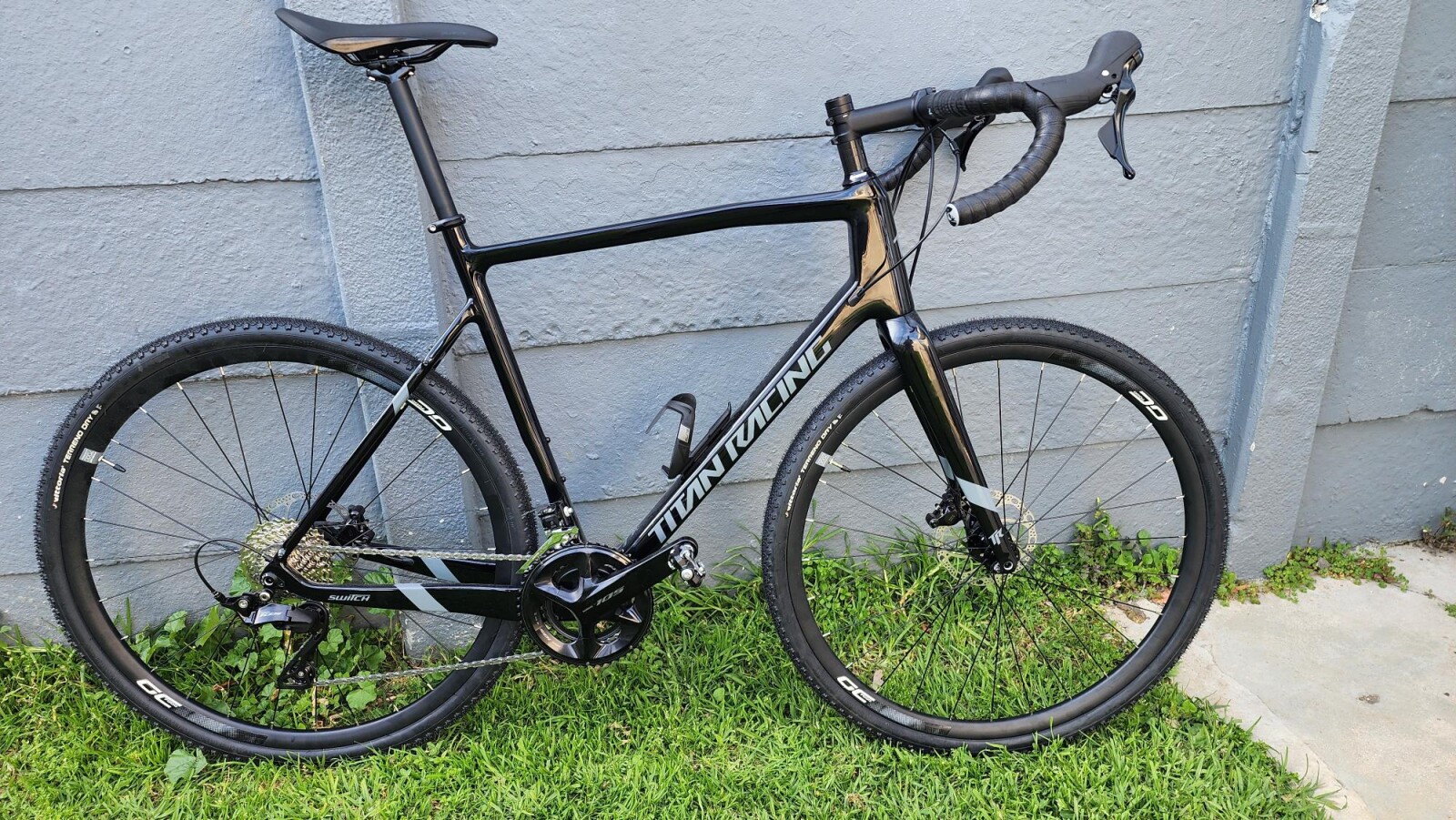 Titan Switch Carbon XL NEW! | Road Bikes | Bike Hub