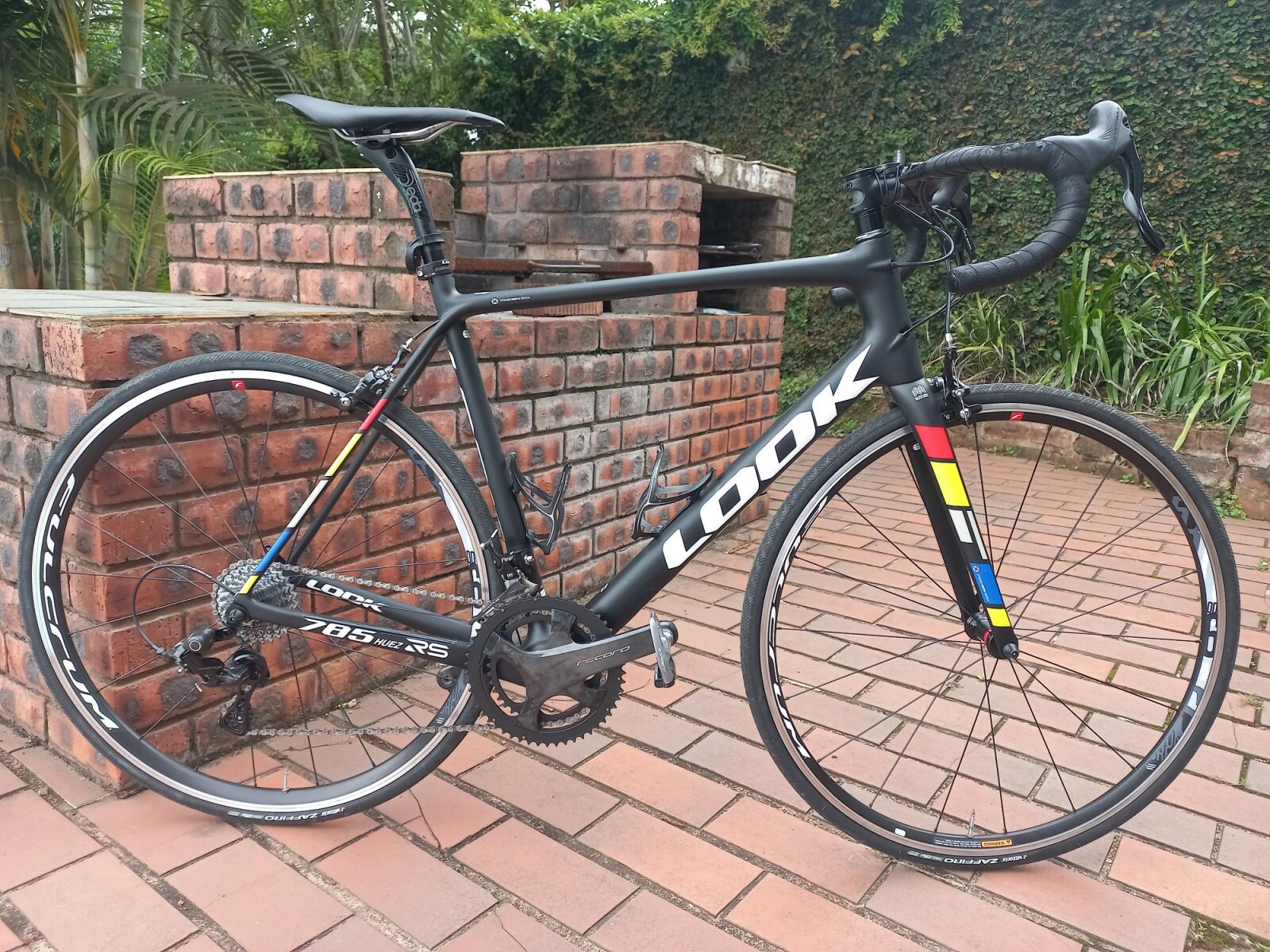 Look 785huezRS road bike | Road Bikes | Bike Hub