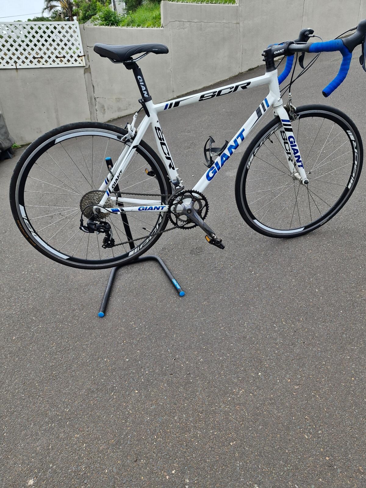 Giant medium SCR | Road Bikes | Bike Hub