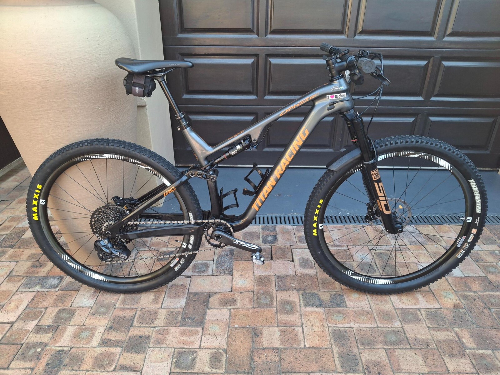 2023 Titan Racing Empire - large frame full carbon | Dual Suspension ...