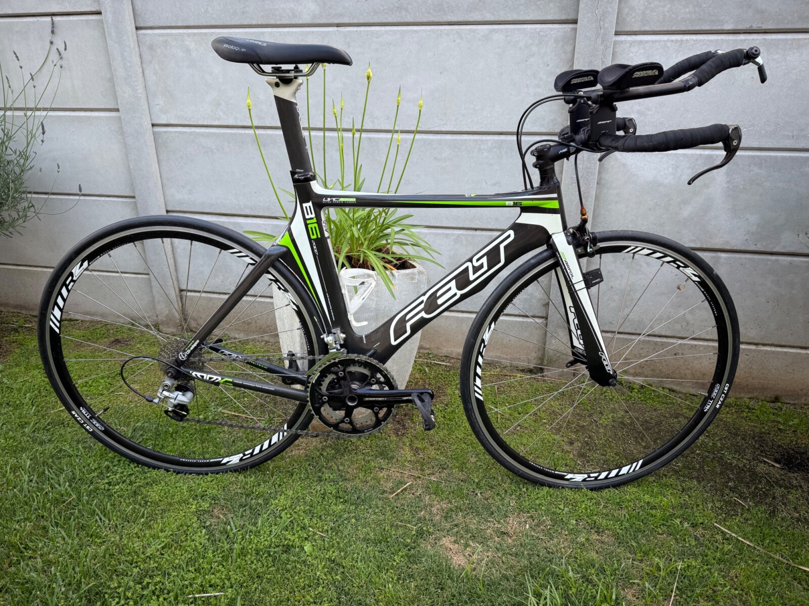 Felt B16 | Triathlon & Time Trial Bikes | Bike Hub