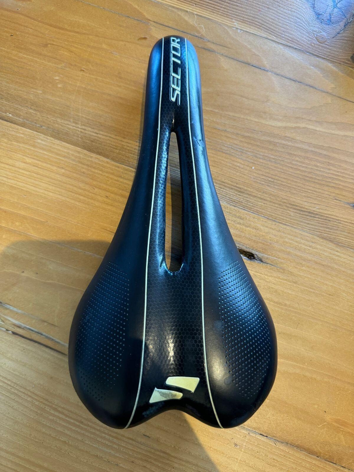 Sector carbon rails | Saddles | Bike Hub