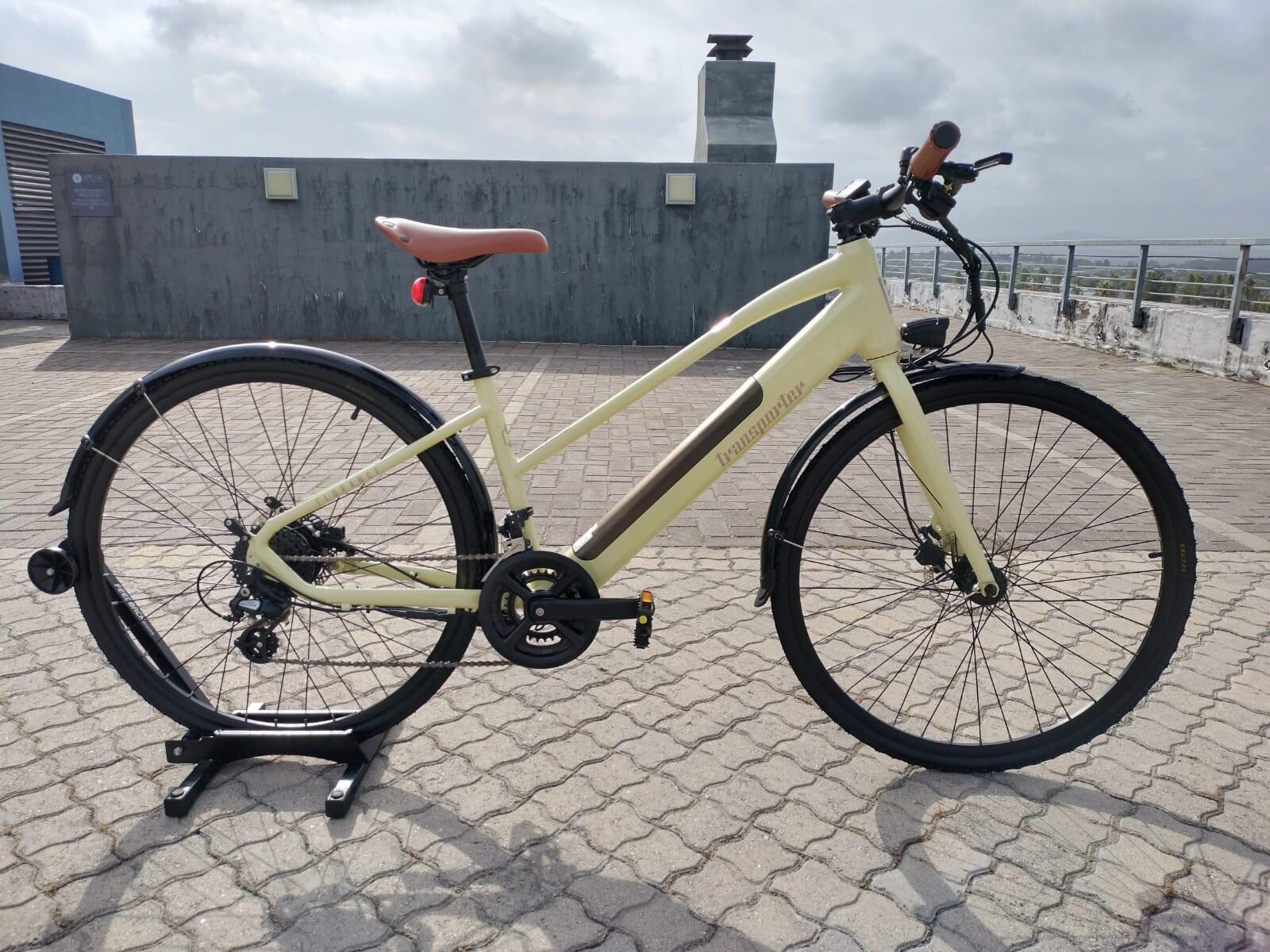 Titan Racing Transporter | Commuter E-Bikes | Bike Hub