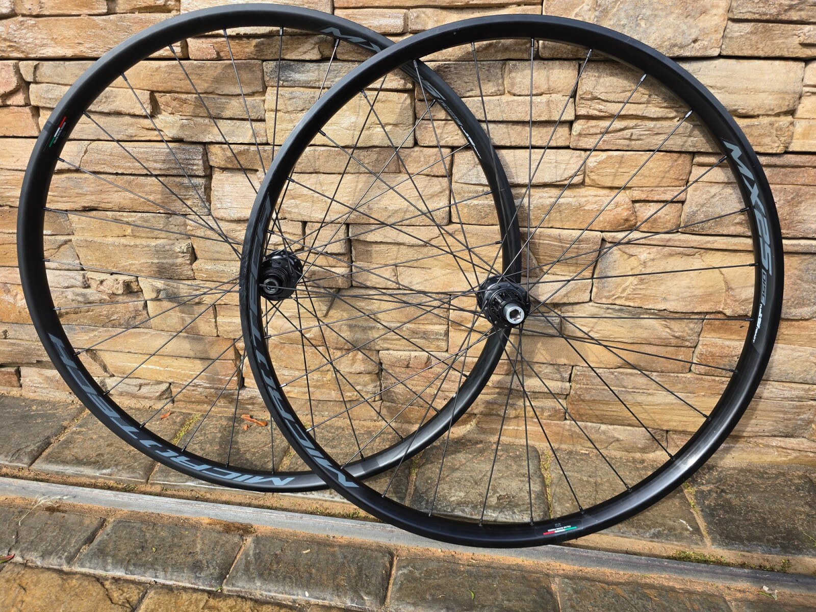 Microtech MX 25 wheelset | Gravel Bike Wheels | Bike Hub