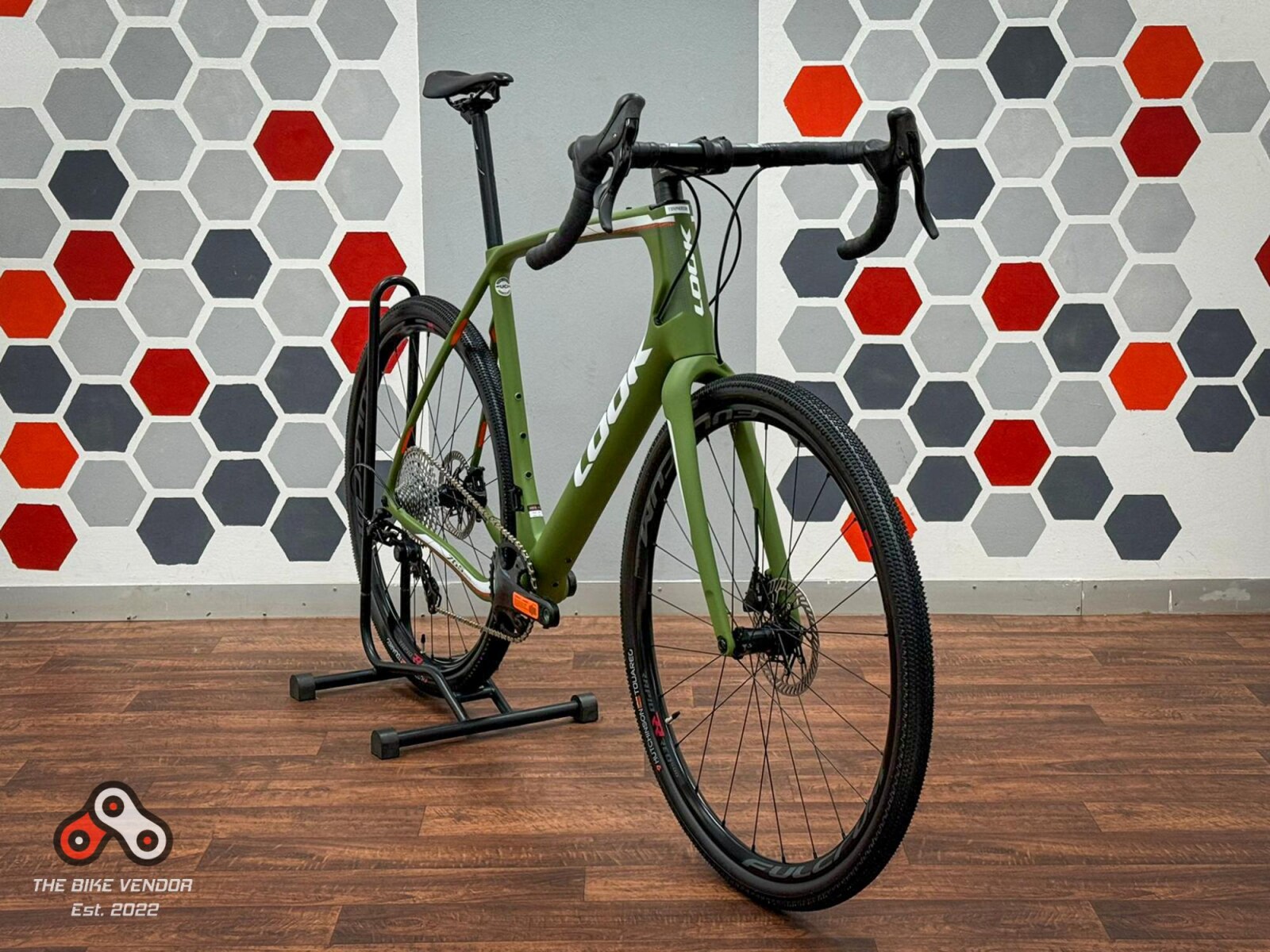 Look 765 Gravel - Campagnolo 13 Speed - Hydraulic | Gravel Bikes | Bike Hub