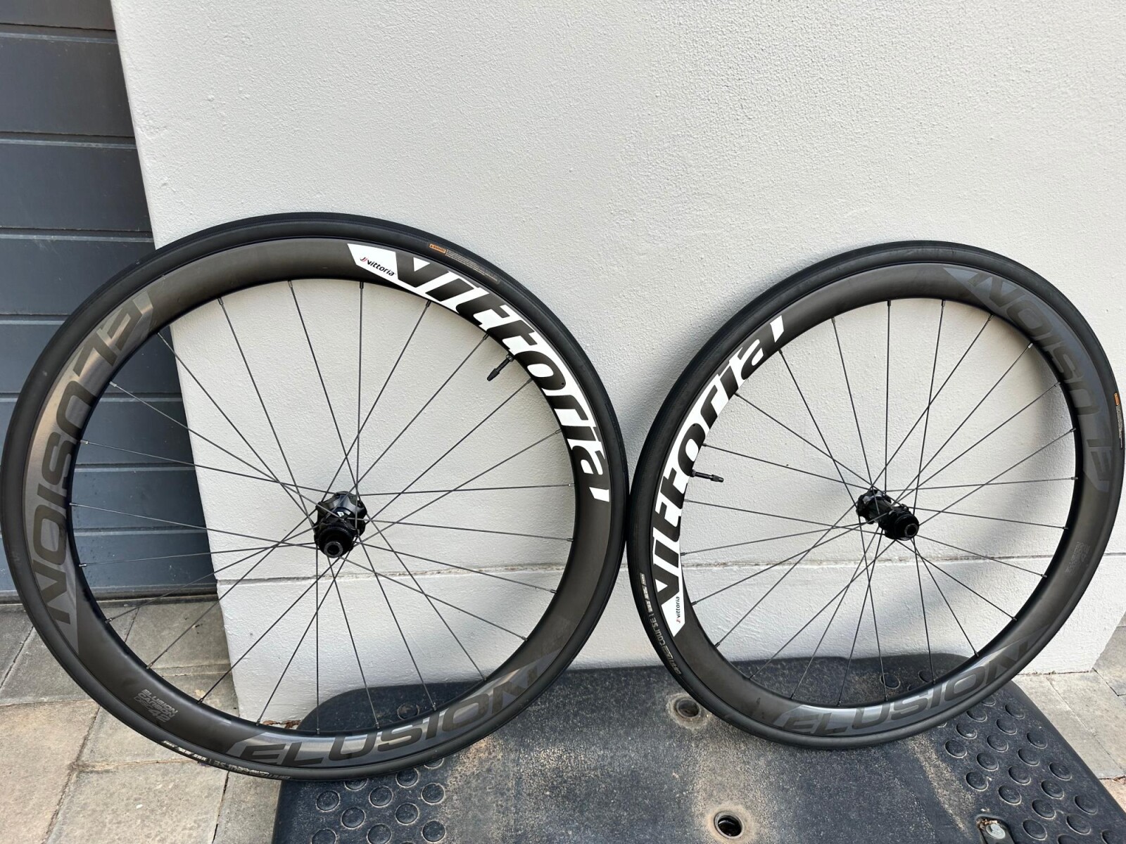 Vittoria Elusion Carbon DISC 42 | Road Bike Rims | Bike Hub