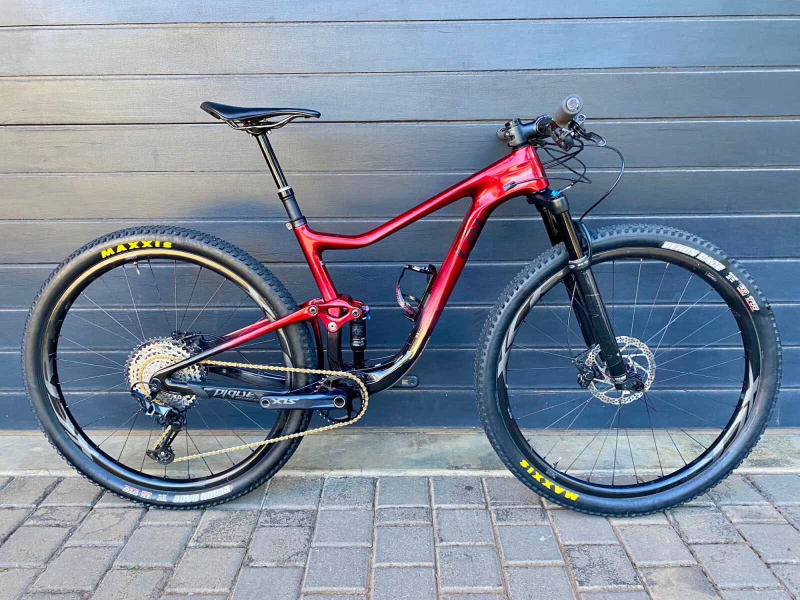 Liv Pique Advanced Pro 2 Carbon | Dual Suspension Mountain Bikes | Bike Hub
