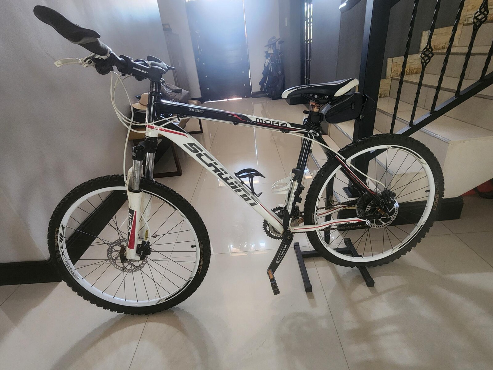 Schwinn Moab Elite | Hardtail Mountain Bikes | Bike Hub