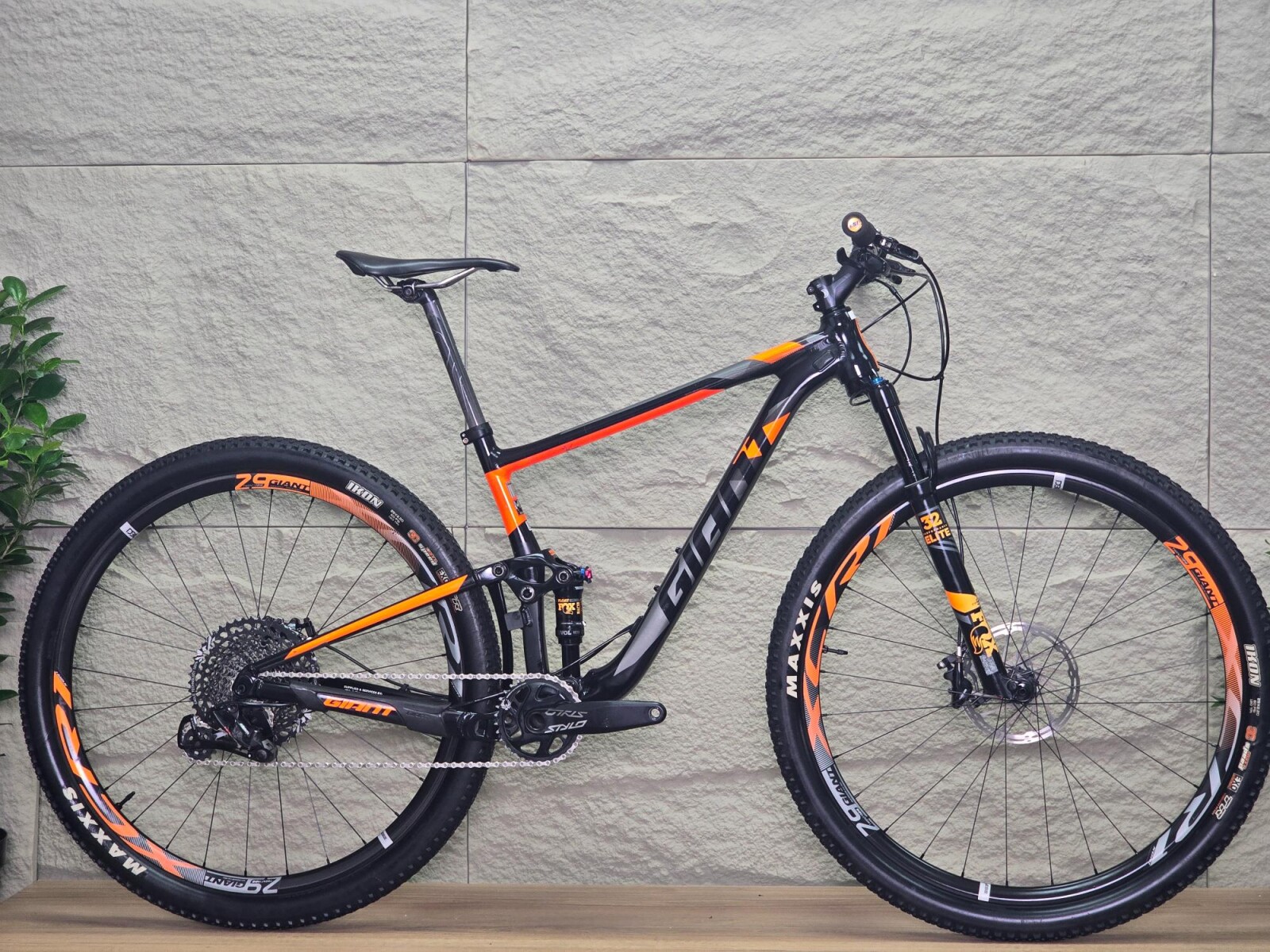 GIANT ANTHEM X (M) **CarbonWheels-GX12SPD-FOX** | Dual Suspension ...
